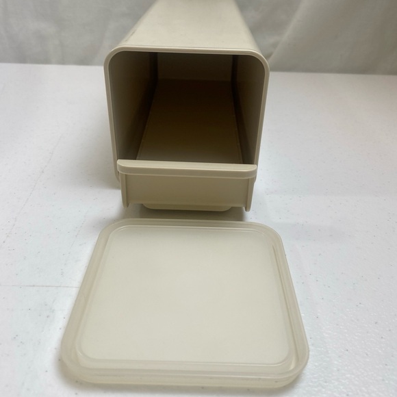 Tupperware | Kitchen | Tupperware Cheese Cracker Storage Container 6961 ...